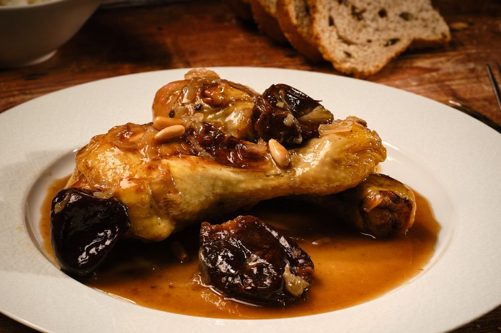 Receta de Pollo asado con ciruelas – El Asador en tu Casa